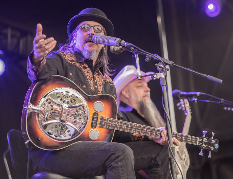 Les Claypool Announces Five-Album Box Set 'Adverse Yaw: The Prawn Song ...
