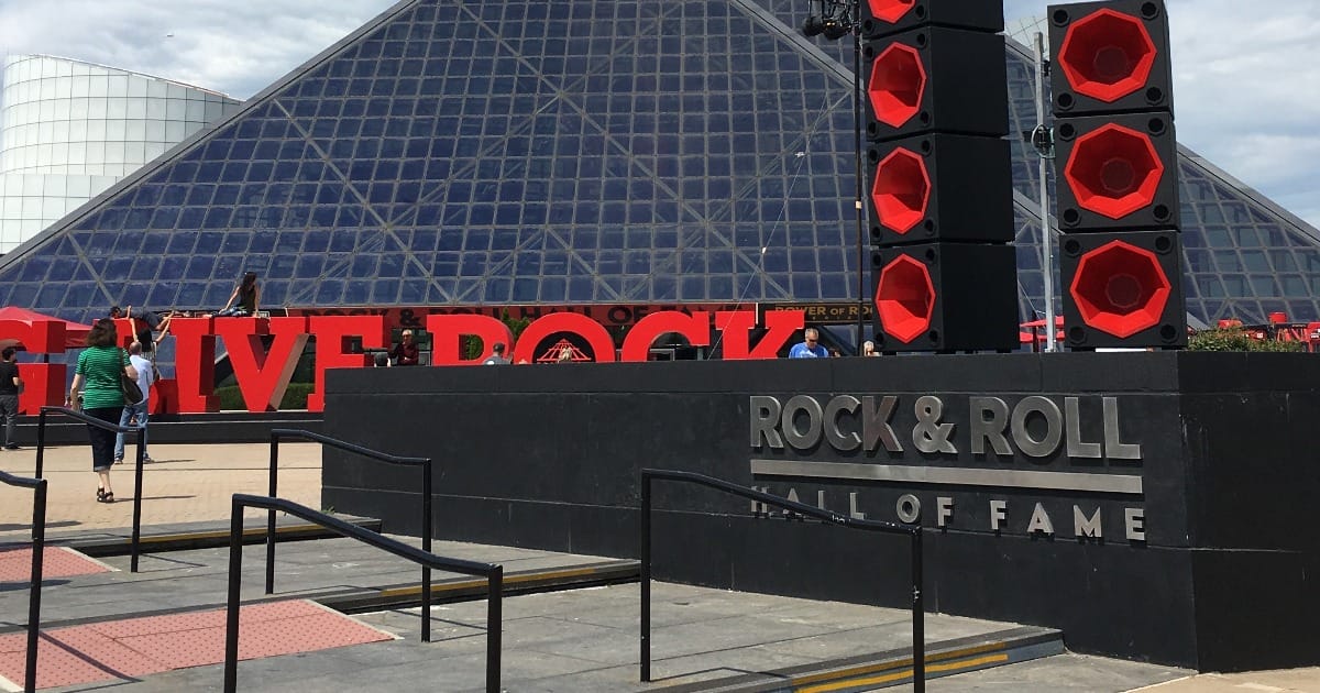 The Roll & Roll Hall of Fame Unveils 2025 Inductees: Joe Cocker, Bad Company, The White Stripes ...