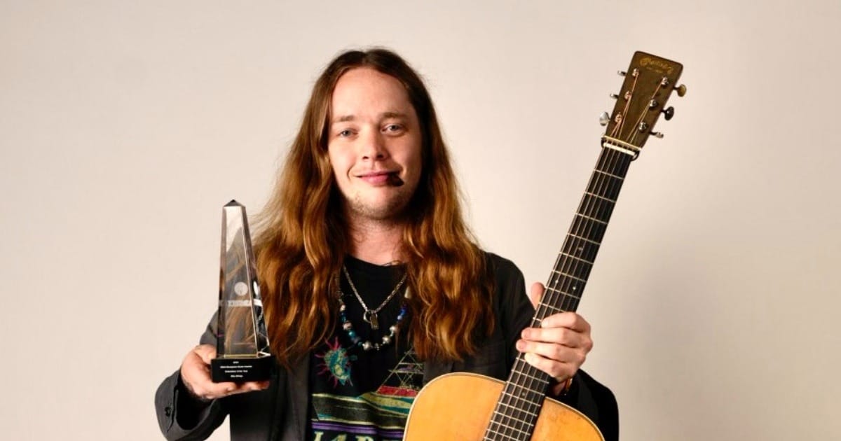 Billy Strings Takes Home Entertainer of the Year at 36th Annual IBMA ...