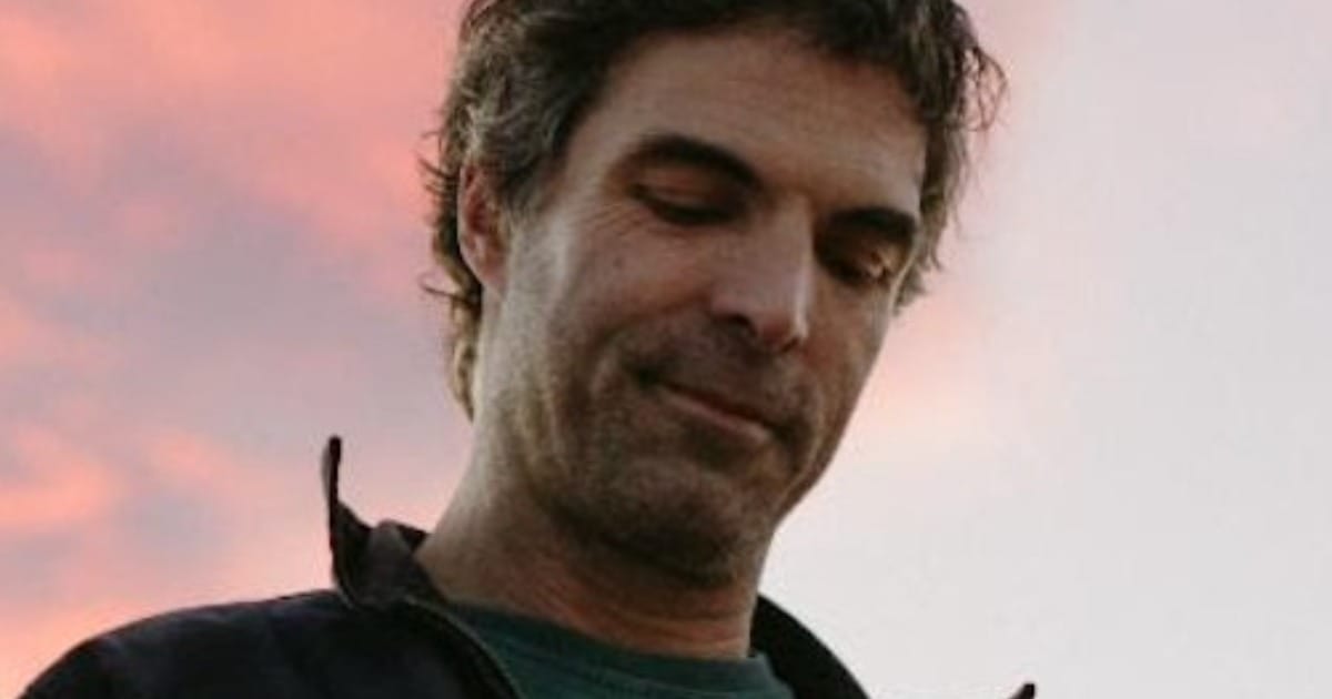 Watch: Brad Barr Plays 'Let It Hiss' Tracks with Stuart Bogie and ...