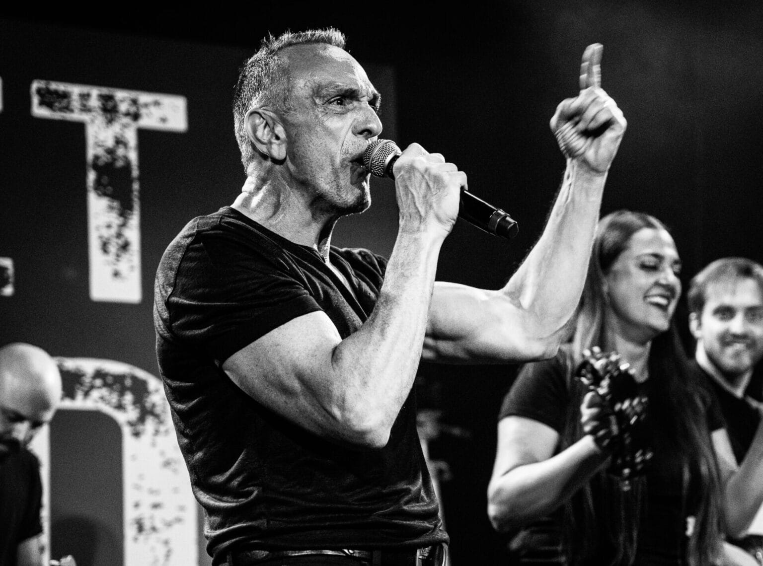 Hank Azaria Proves It All Night with the EZ Street Band