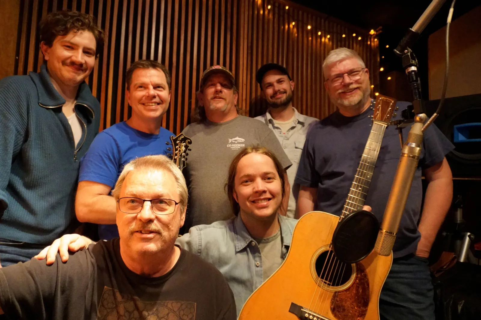 Watch: Billy Strings and Full Cord Preview New Two-Track Vinyl with ...